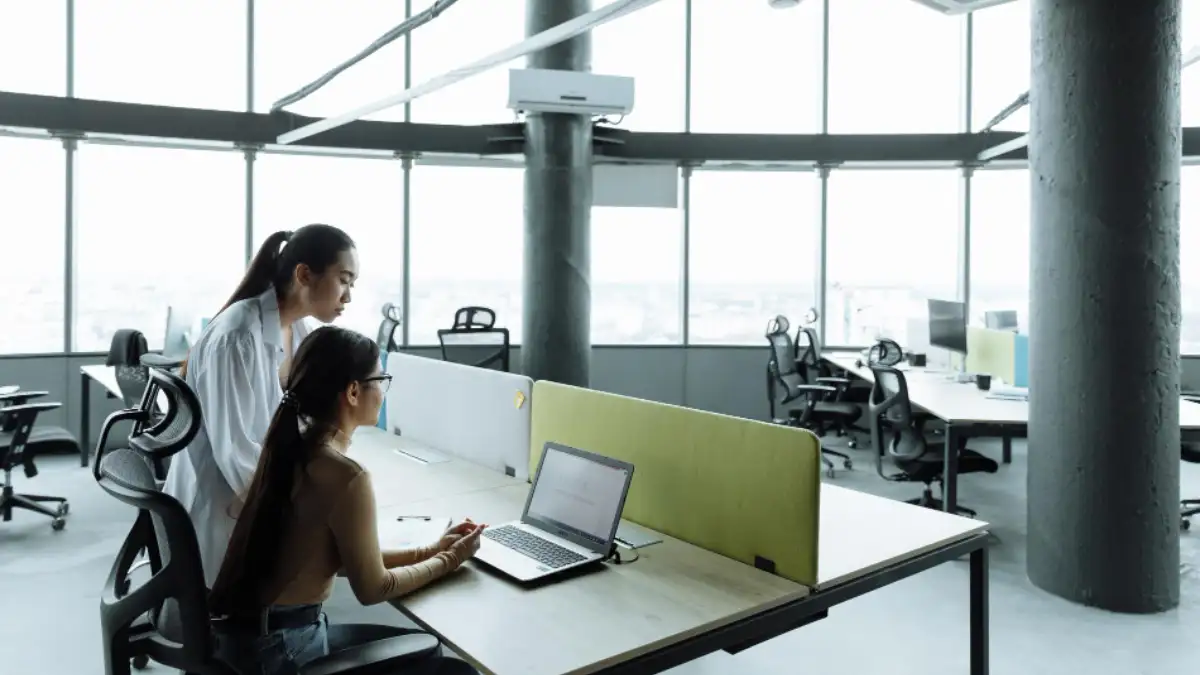 What Are Modern Workplace Solutions? Key Components & How to Get Started